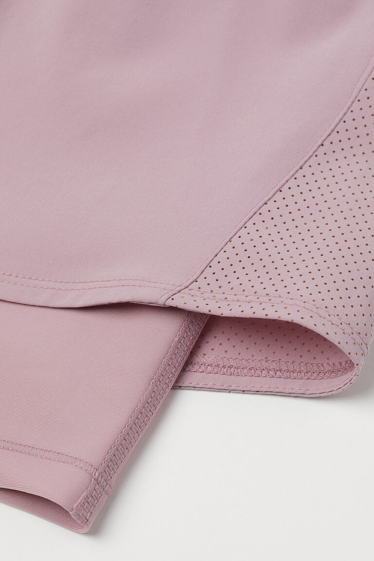 Double-layered sports shorts