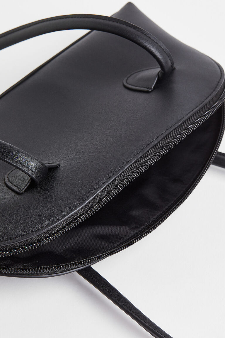 Small shoulder bag