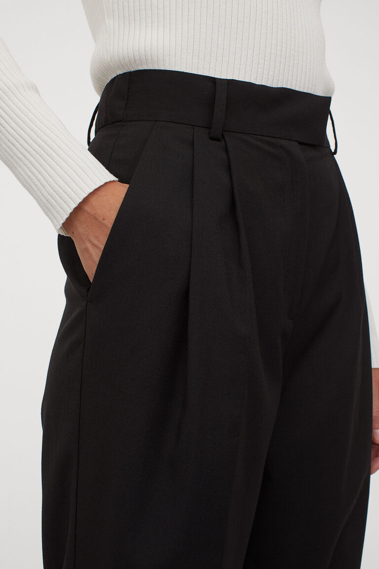 Crease-leg trousers