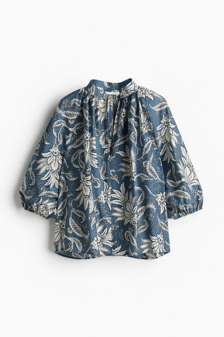 Balloon-sleeved blouse