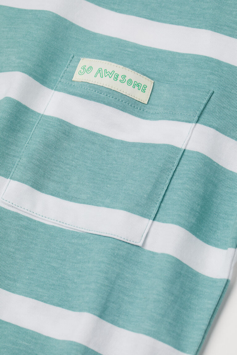 Chest-pocket T-shirt