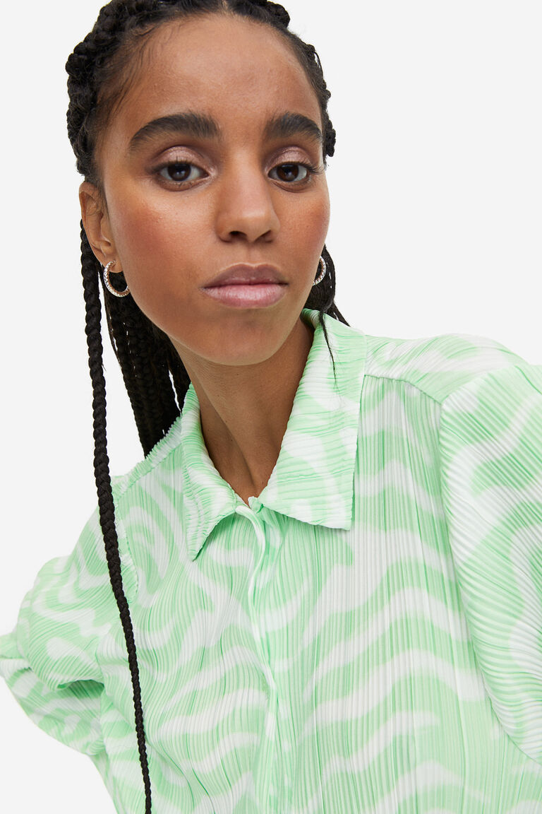 Oversized pleated shirt