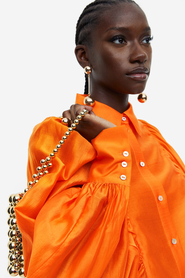 Balloon-sleeved blouse