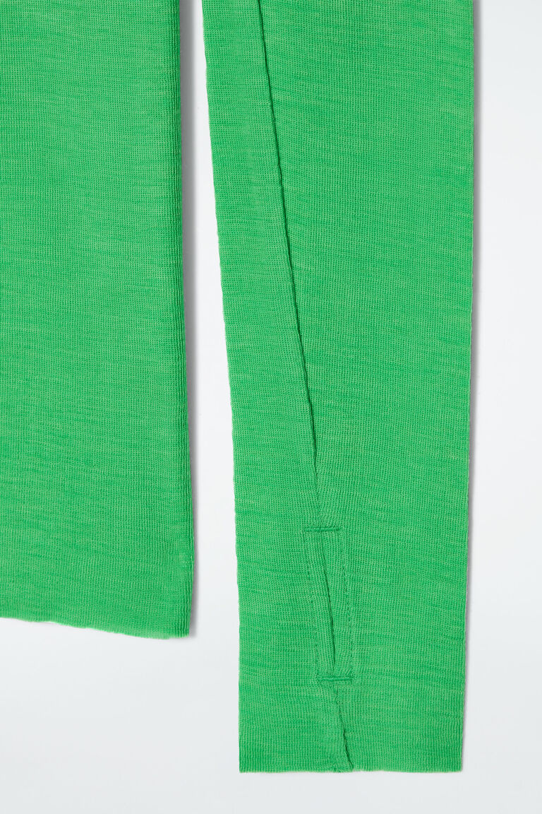 CREW-NECK MERINO WOOL TOP