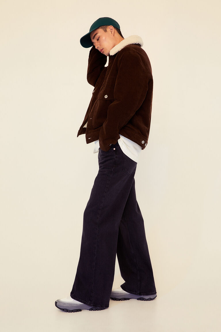 Loose Bootcut Jeans