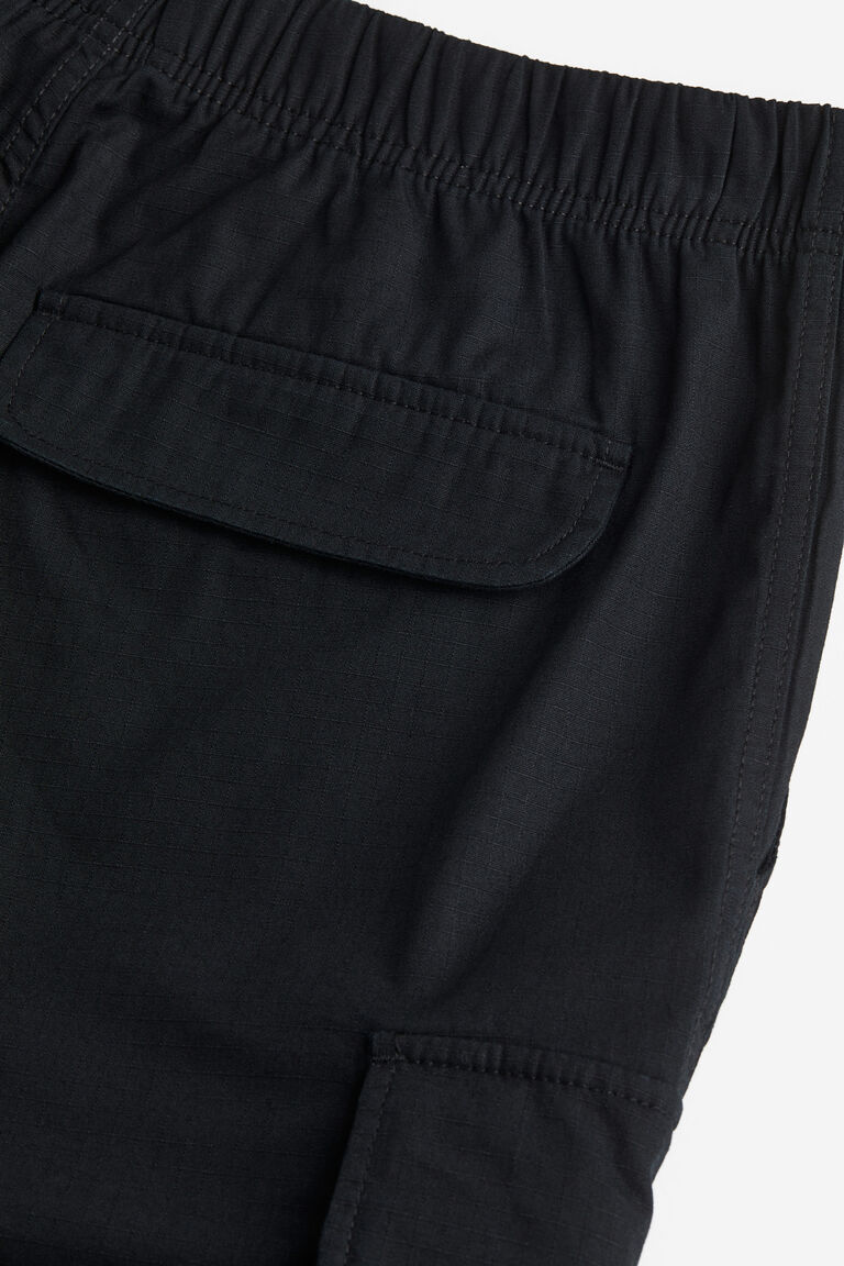 Relaxed Fit Ripstop cargo shorts