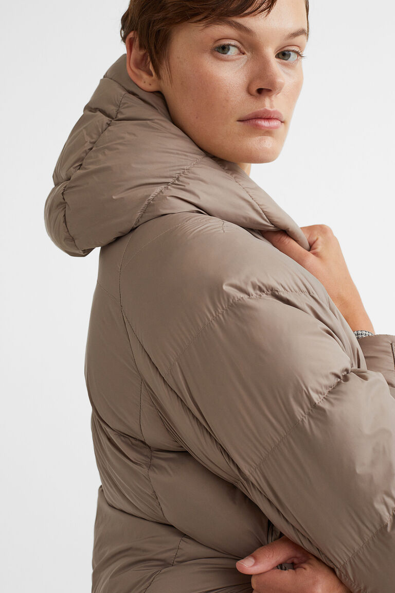 Knee-length down jacket