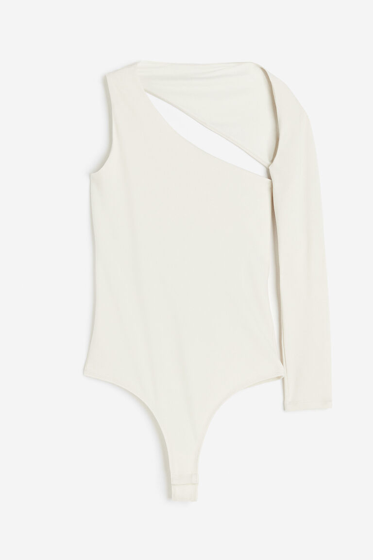 Asymmetric thong body