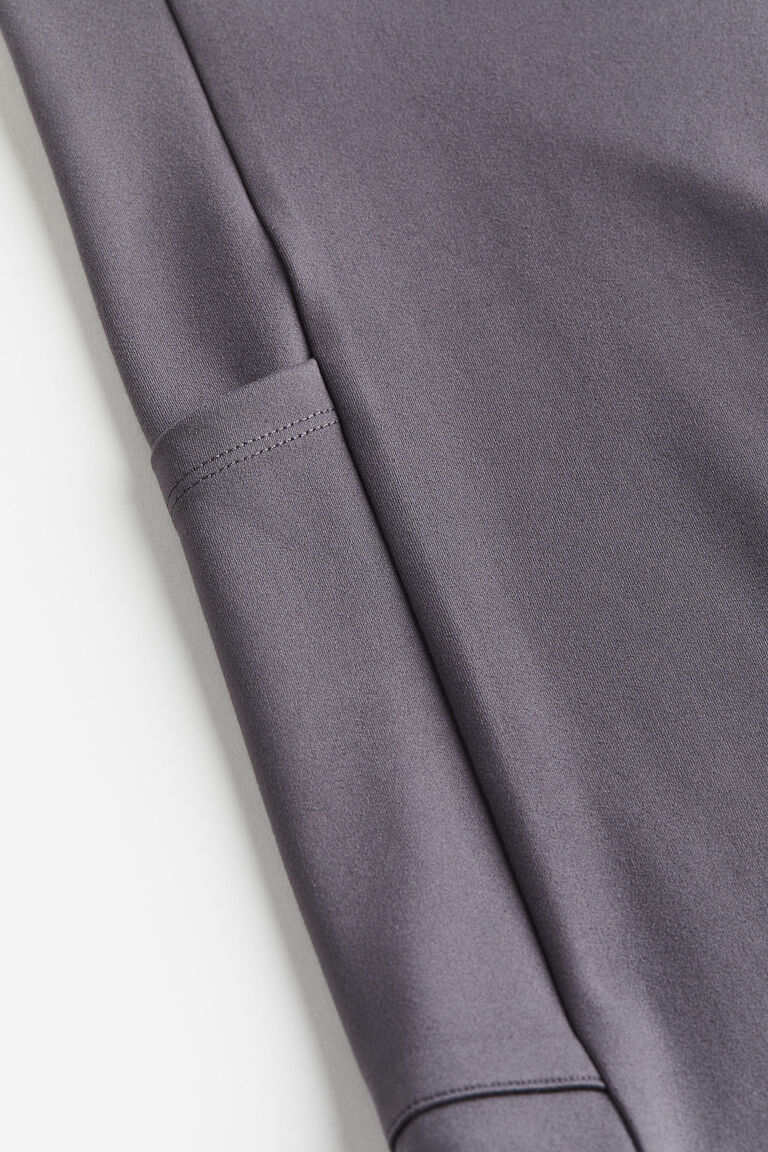 Pocket-detail cycling shorts