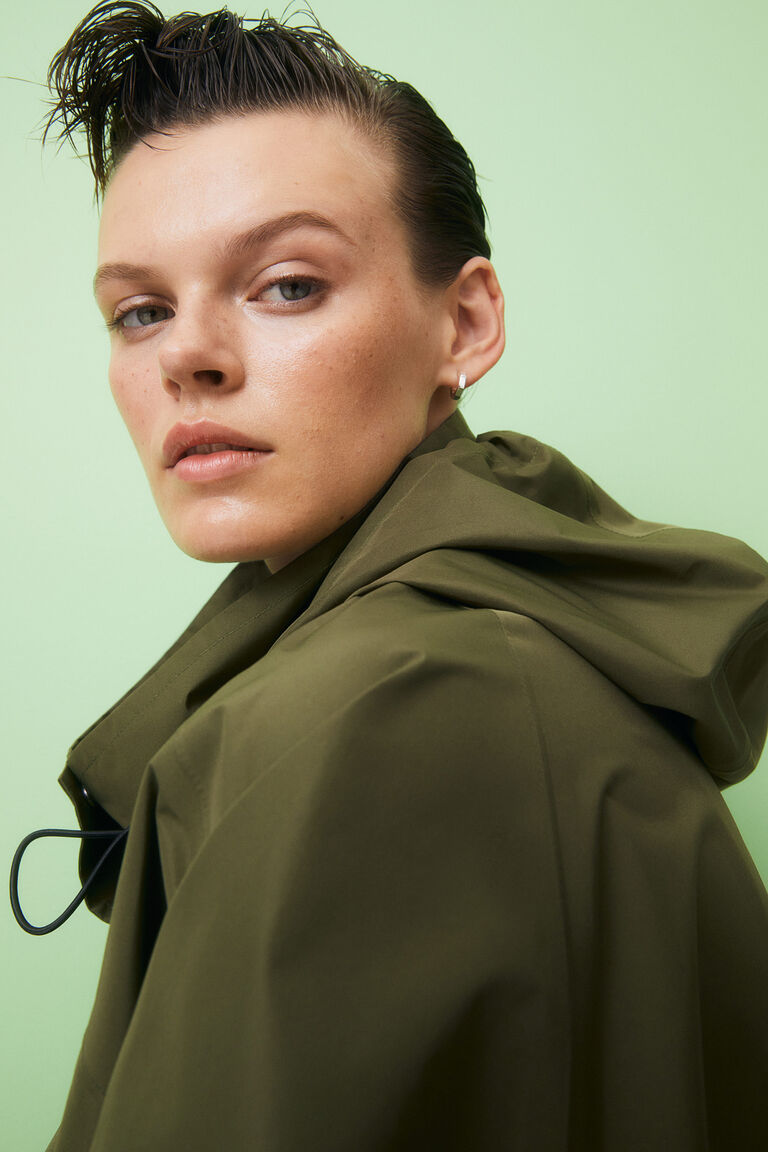 Hooded rain coat
