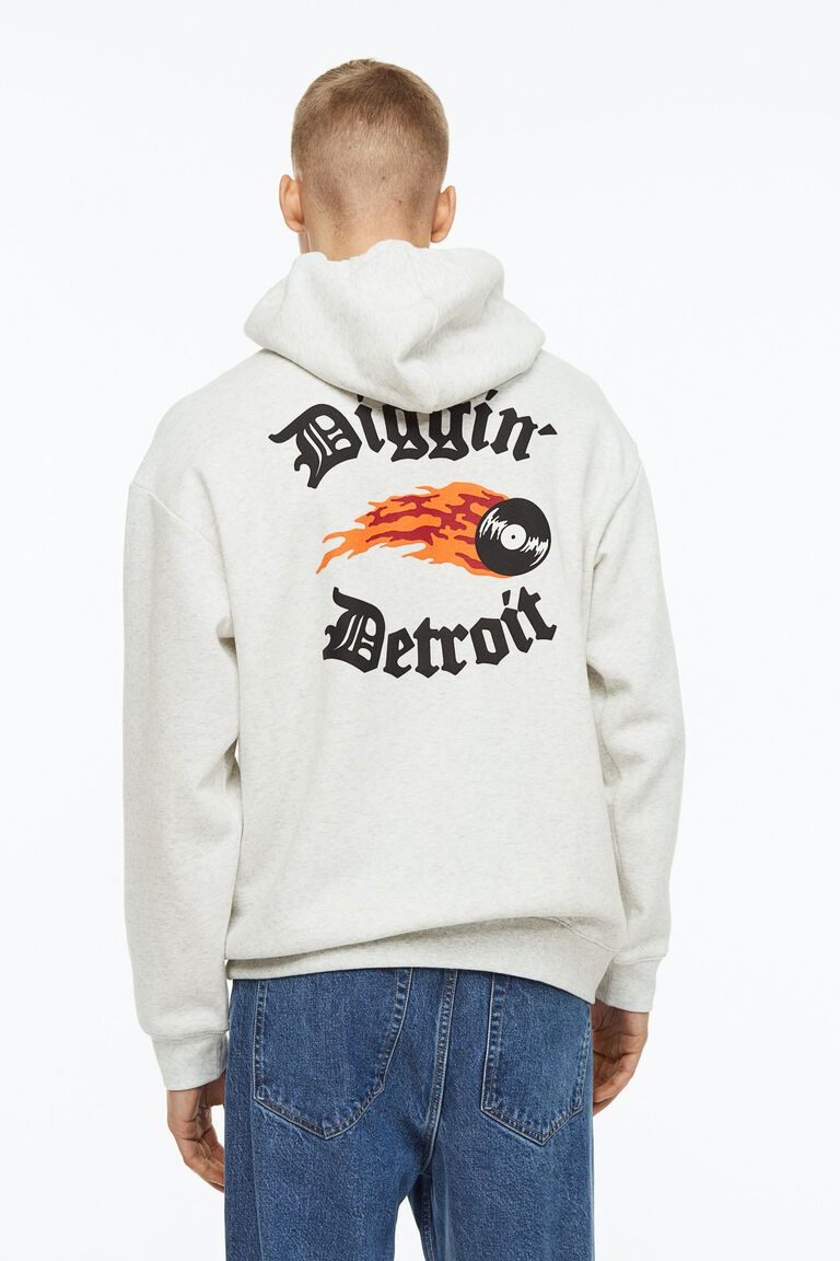 เสื้อฮู้ดทรงหลวม