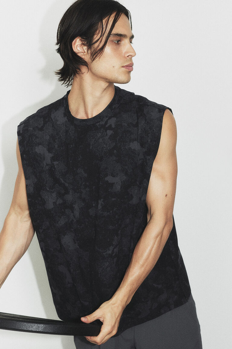 Loose Fit Sports vest top in DryMove™