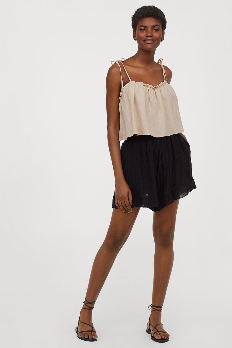 Shorts with smocking