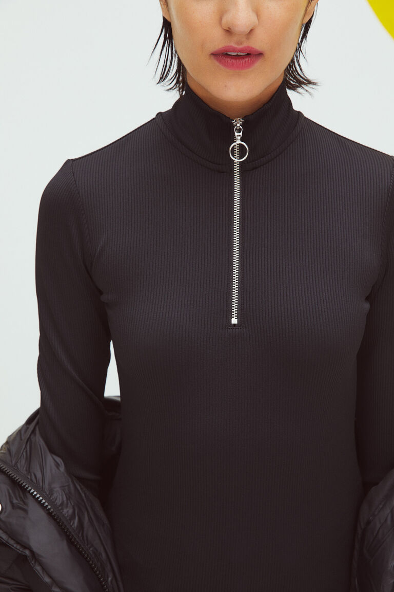 Zip-top ribbed top