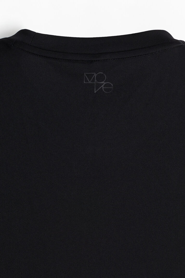 ซื้อ เสื้อกล้ามกีฬาผ้า DryMove™ ออนไลน์ สำหรับผู้ชาย | H&M Thailand