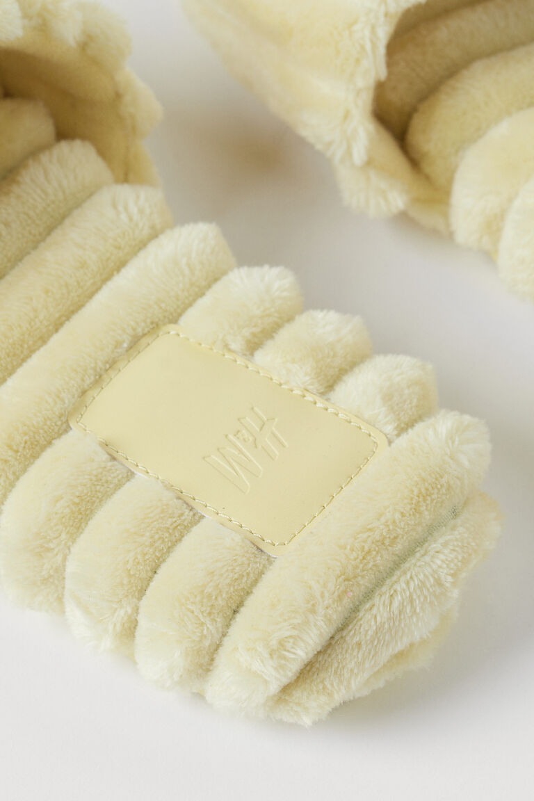 Velour indoor slippers