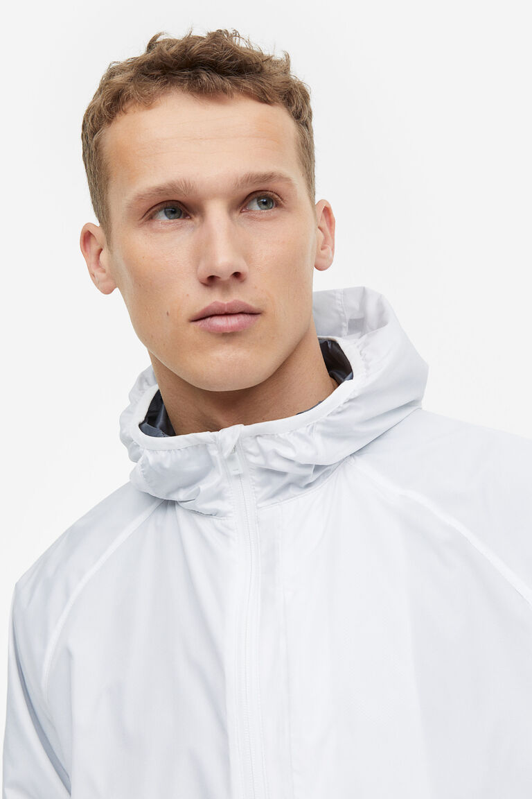 Sports windbreaker