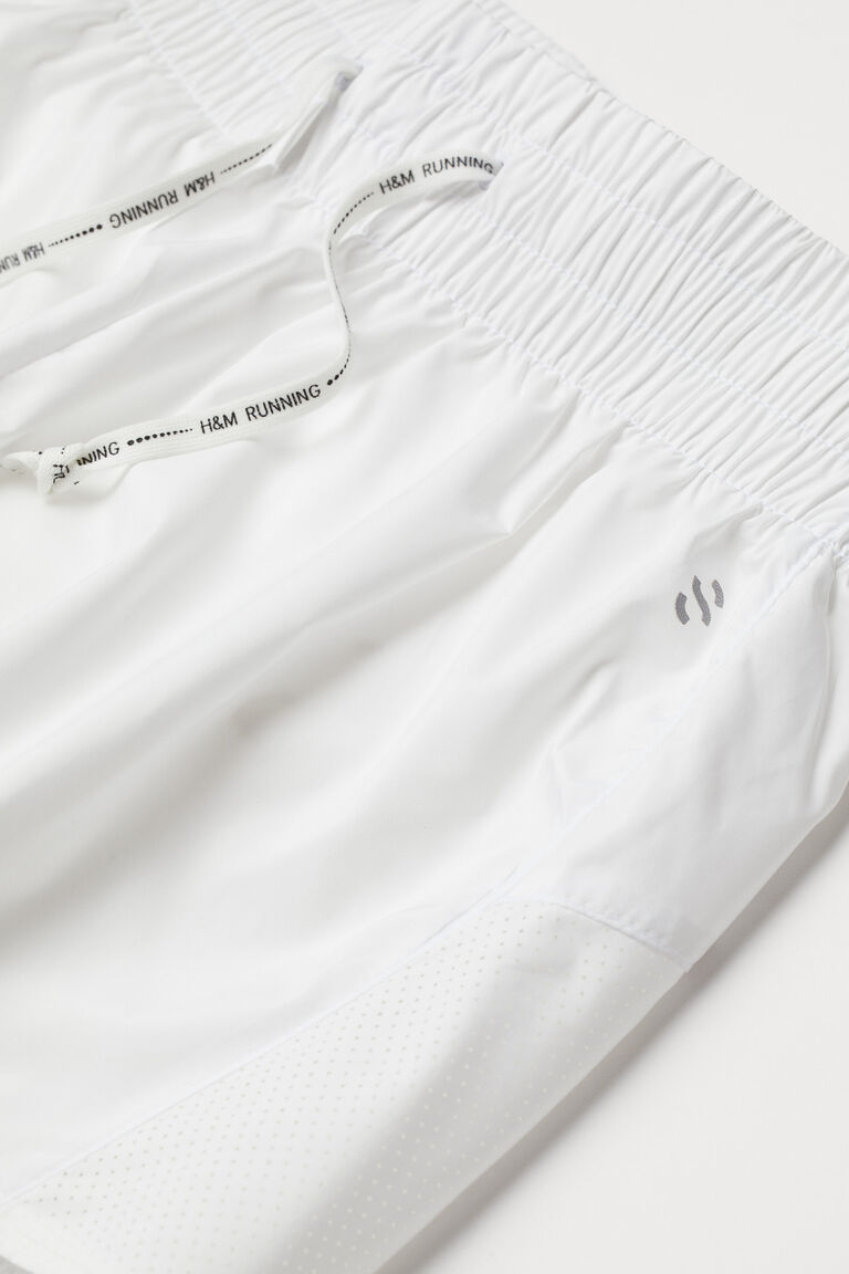 Double-layered running shorts