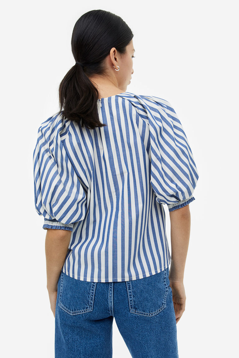 Balloon-sleeved blouse