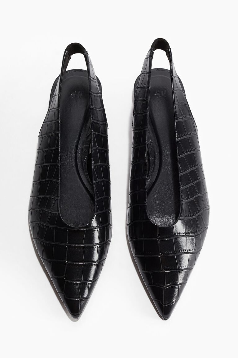 Pointed slingbacks
