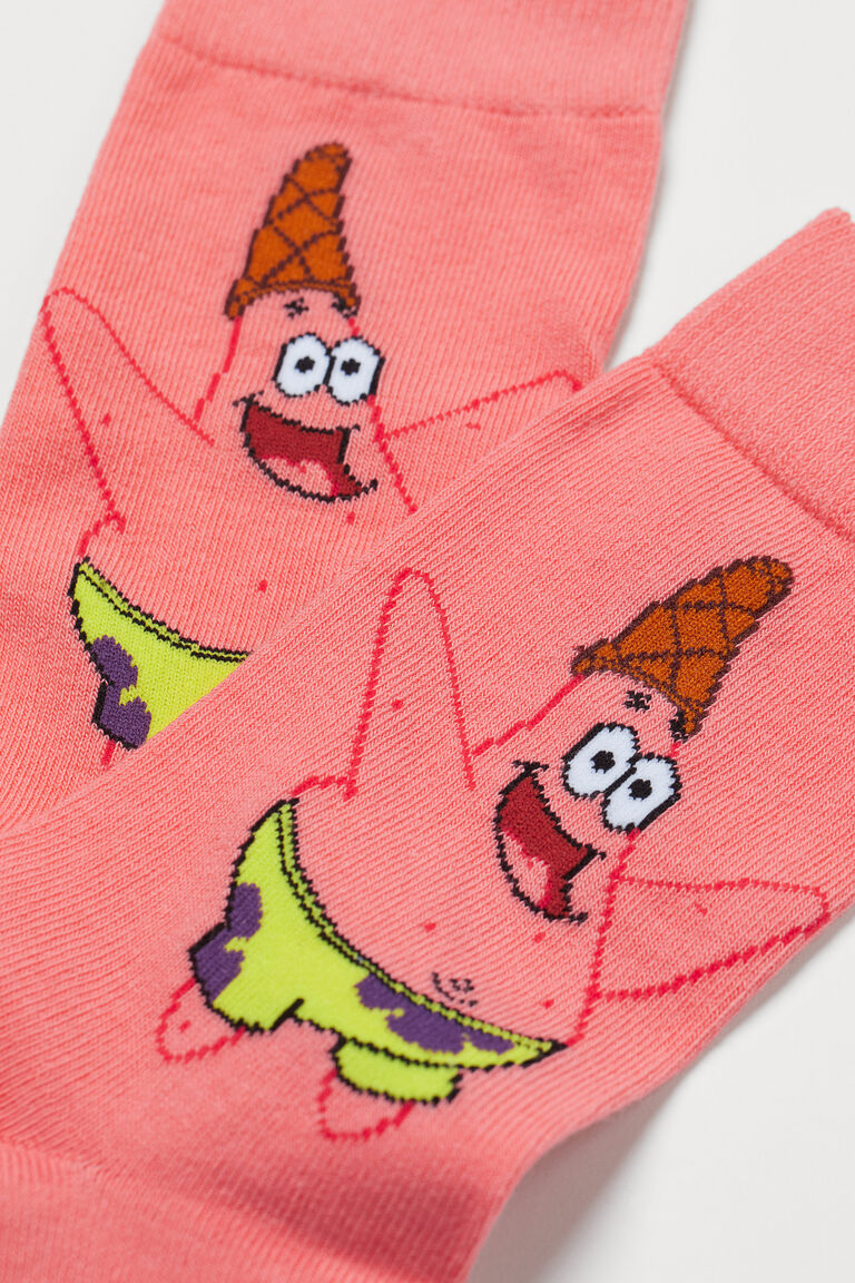 Motif-detail socks