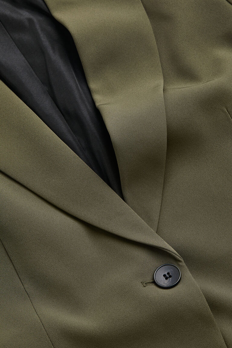 Gathered-sleeve jacket