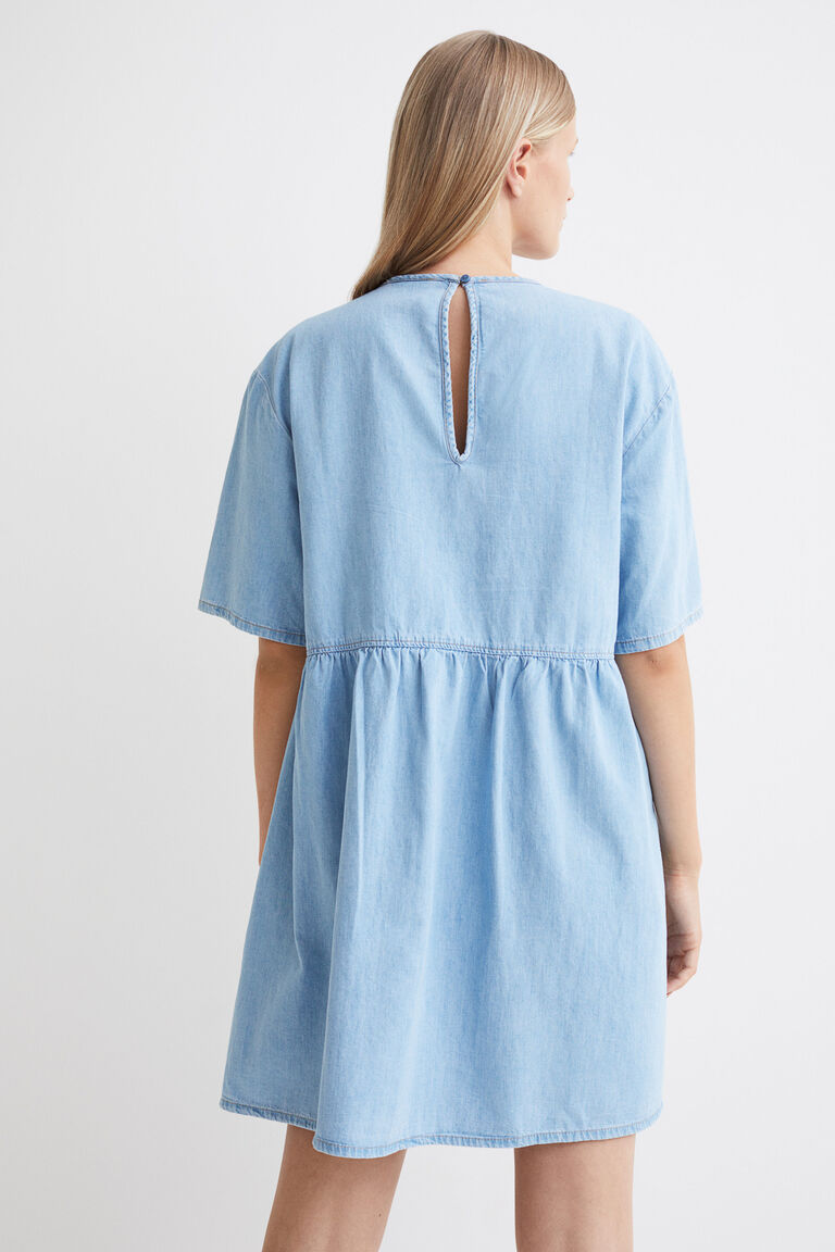 Straight dress