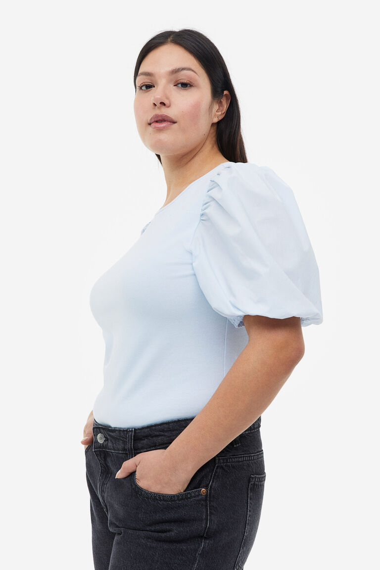 Puff-sleeved top