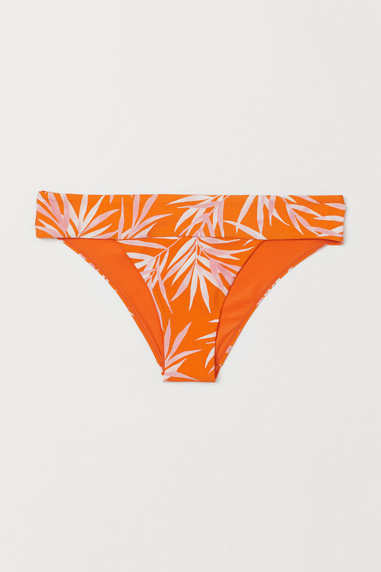 Cheeky bikini bottoms