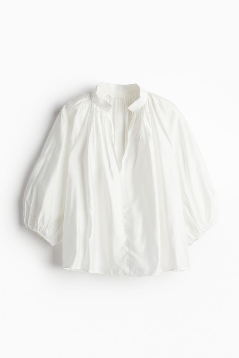 Balloon-sleeved blouse