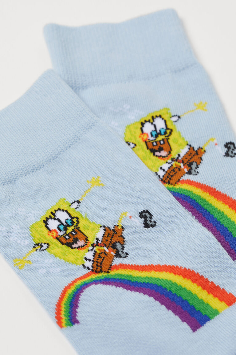 Motif-detail socks