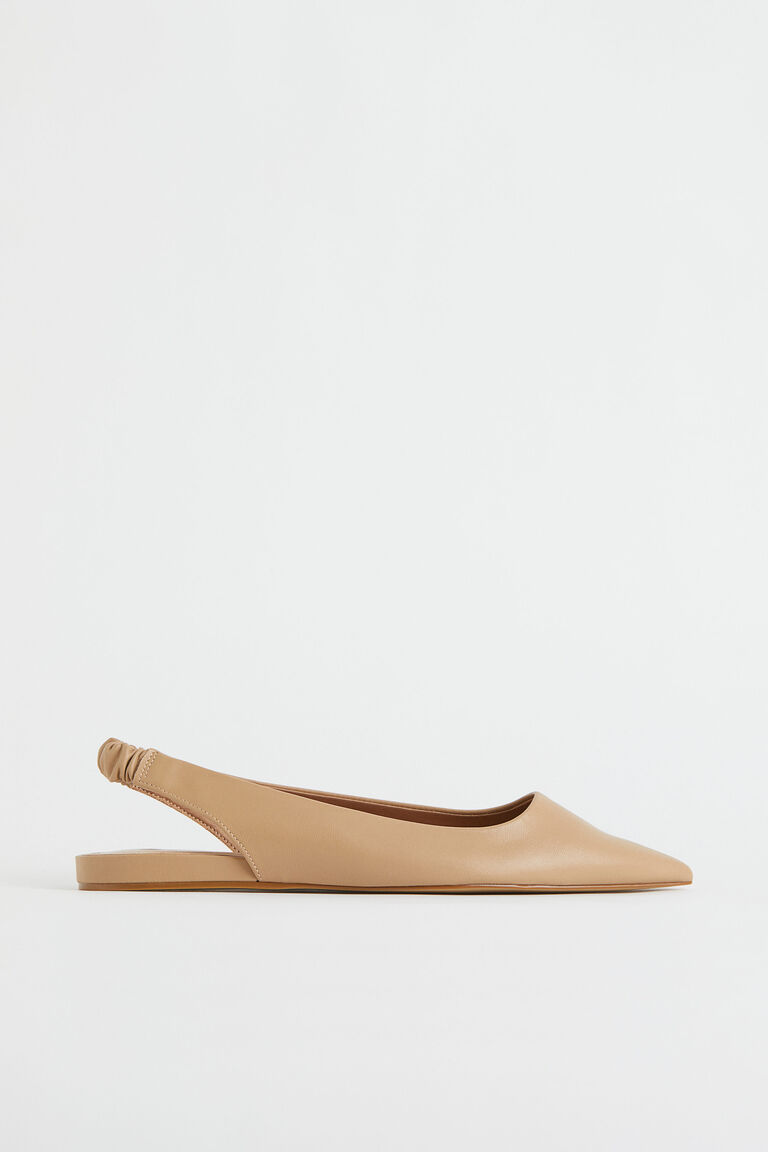 Pointed slingbacks