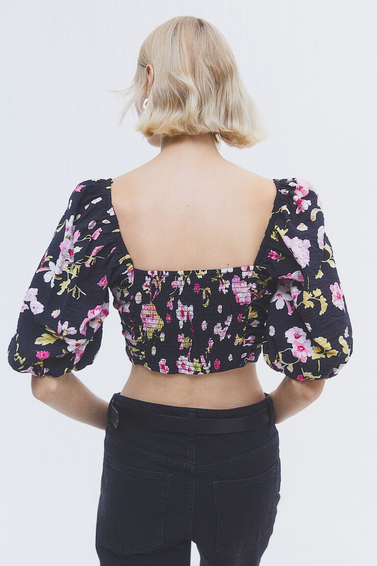 Puff-sleeved crop top