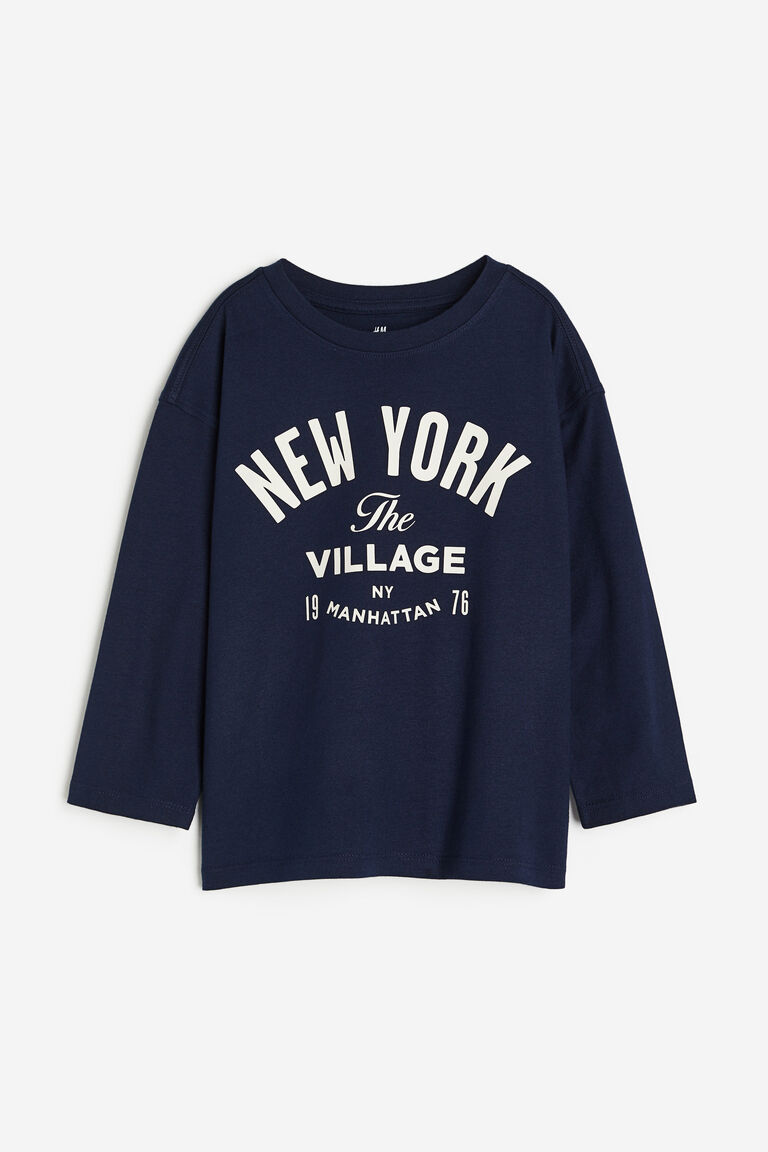 Long-sleeved T-shirt