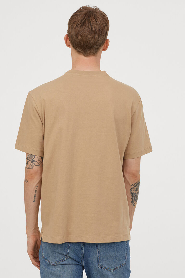 Chest-pocket T-shirt