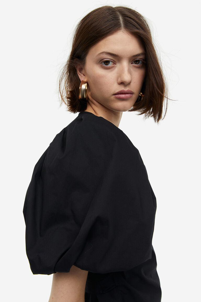 Balloon-sleeved wrap blouse