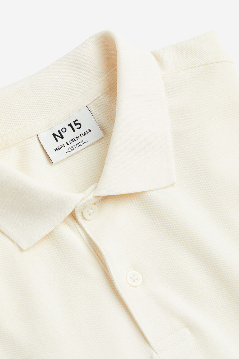 Essentials No 15: เสื้อโปโล