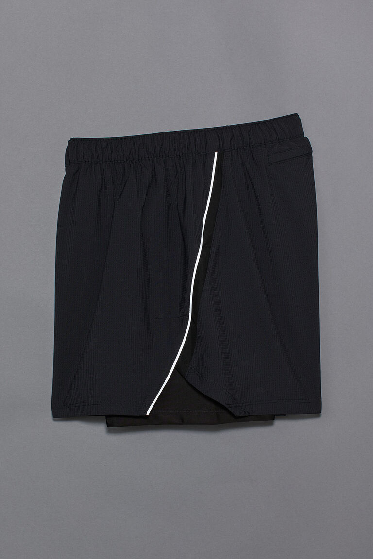 Double-layered running shorts