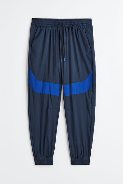 Water-repellent track pants