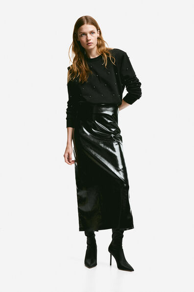 ซื้อ เสื้อวอร์มประดับด้วยลูกปัด สีดำ ออนไลน์ สำหรับผู้หญิง | H&M Thailand