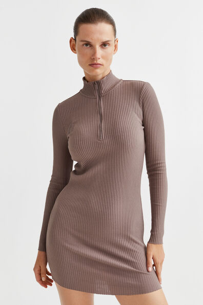 Gaun bodycon rajut rib