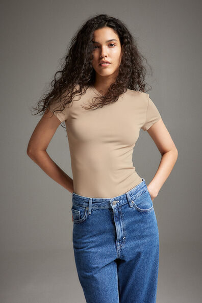 Fitted microfibre T-shirt
