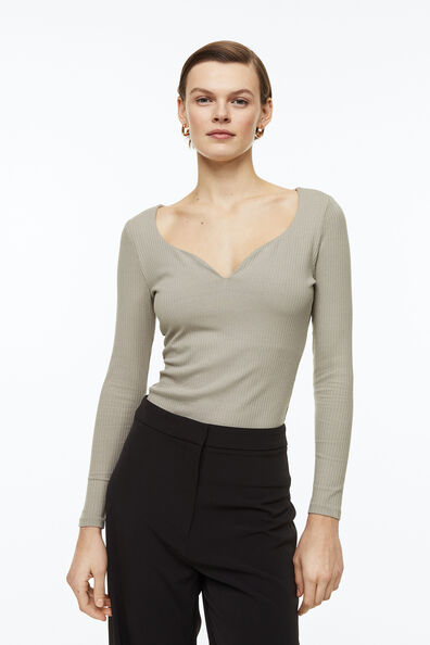 Long-sleeved ribbed top