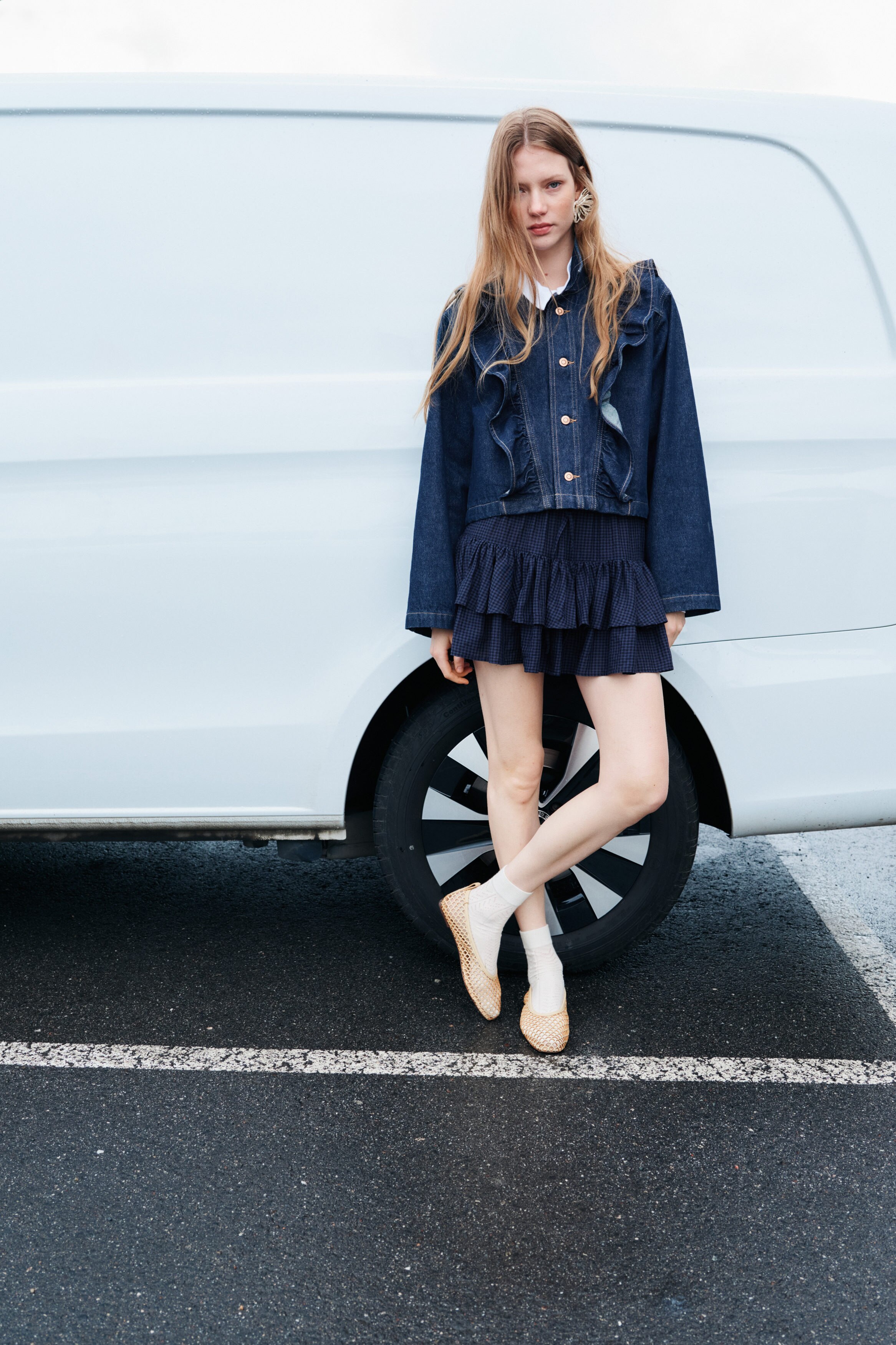 Frill-trimmed denim jacket