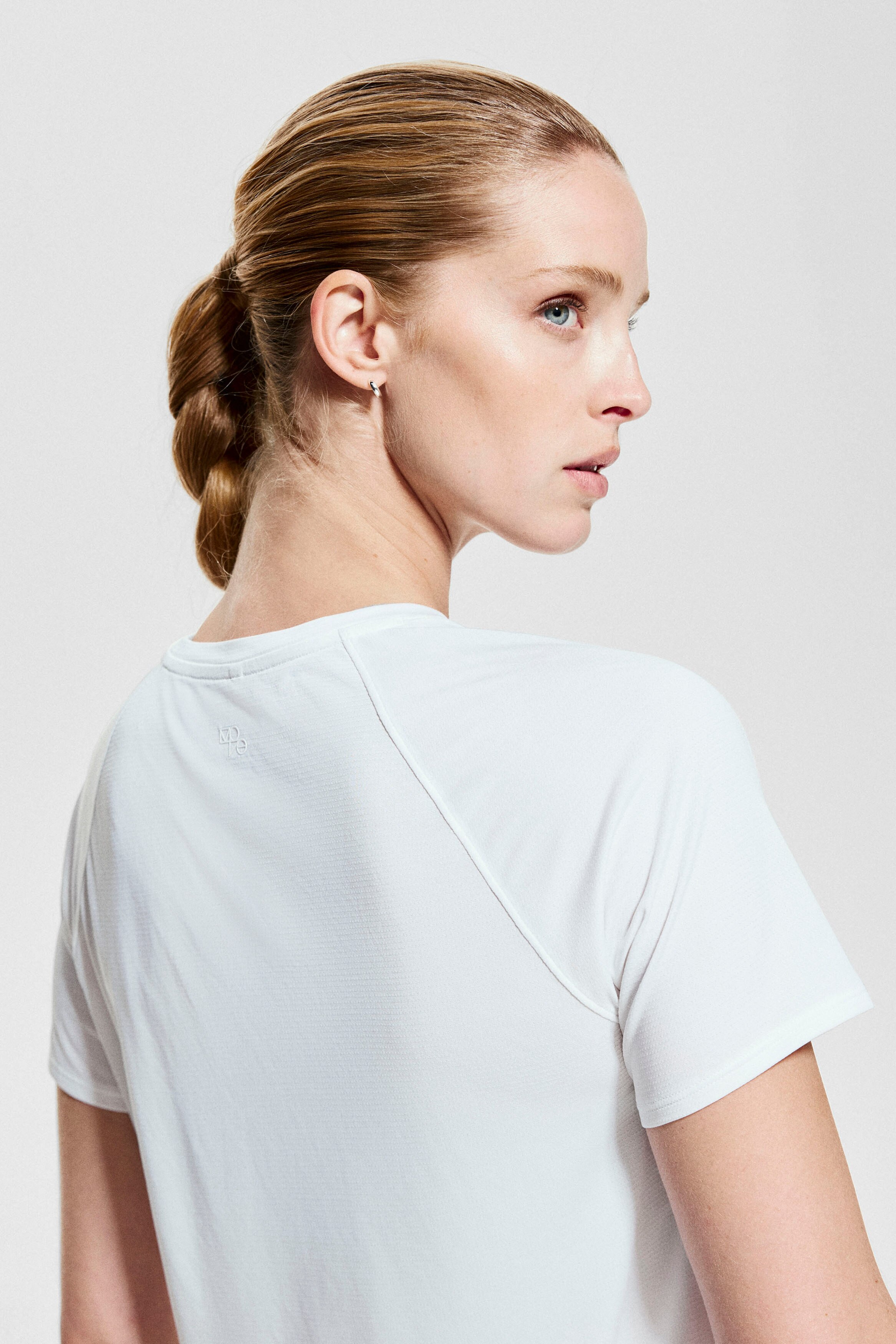 เสื้อกีฬาแขนกุดพร้อมเทคโนโลยี DryMove™ ซื้อชุดออกำลังกายผู้หญิง ออนไลน์ ...