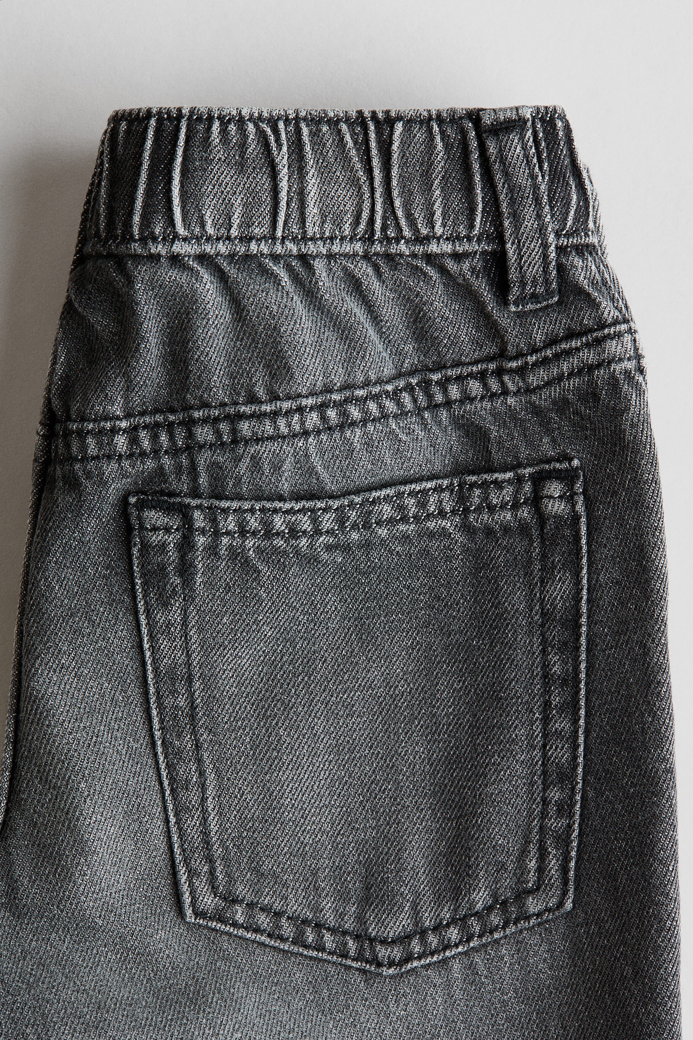 Loose Fit Jeans
